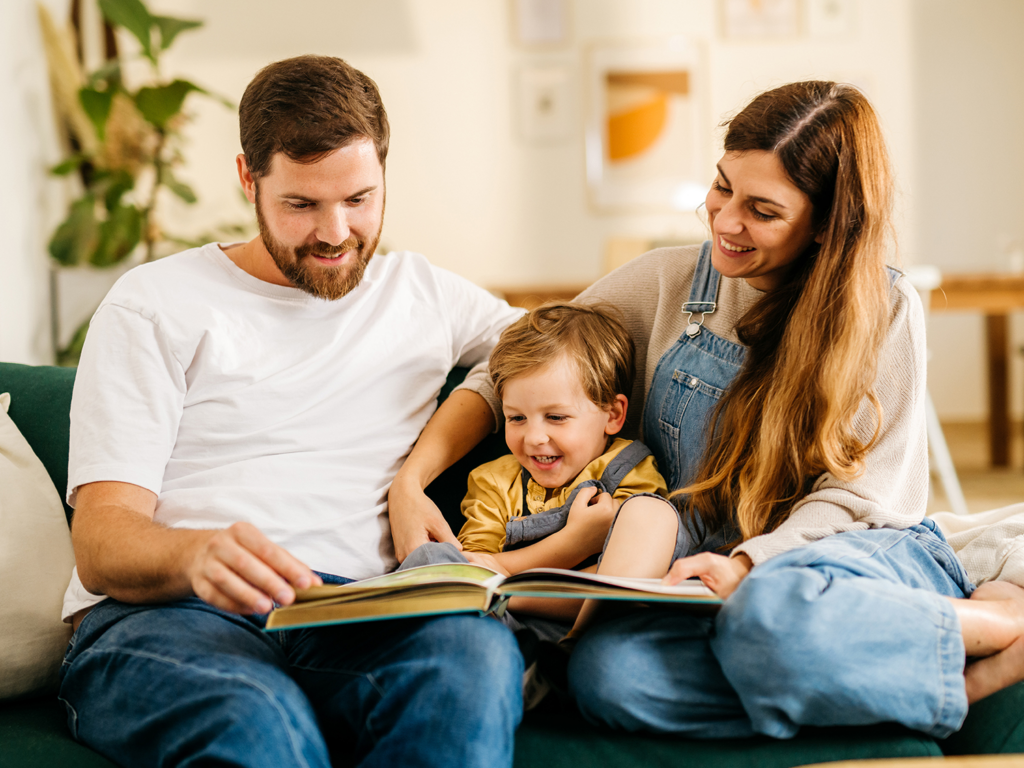 How to Use Reading Time to Bond with Your Child | Scholastic at School Blog